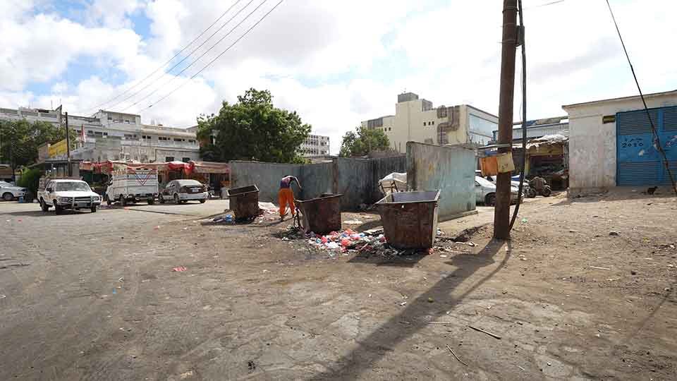 Working to keep the streets clean | Stock Arena